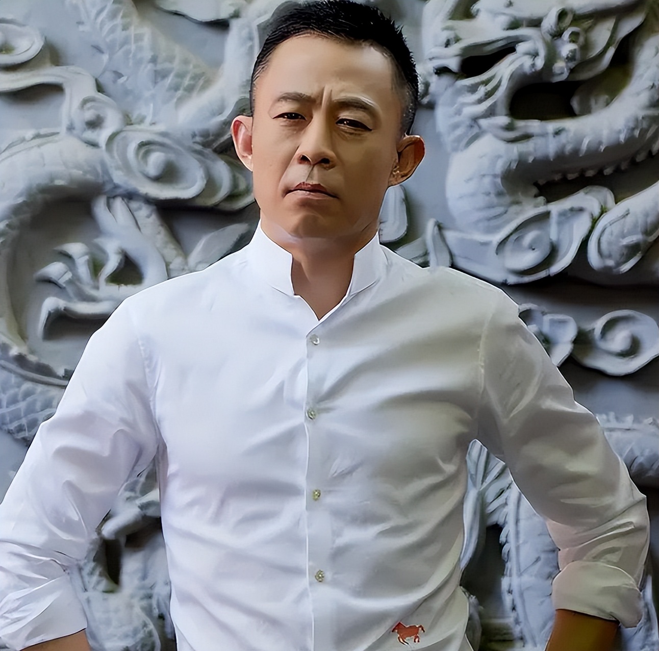 Hou Yong's three marriages were all young and beautiful. Netizens: His ...