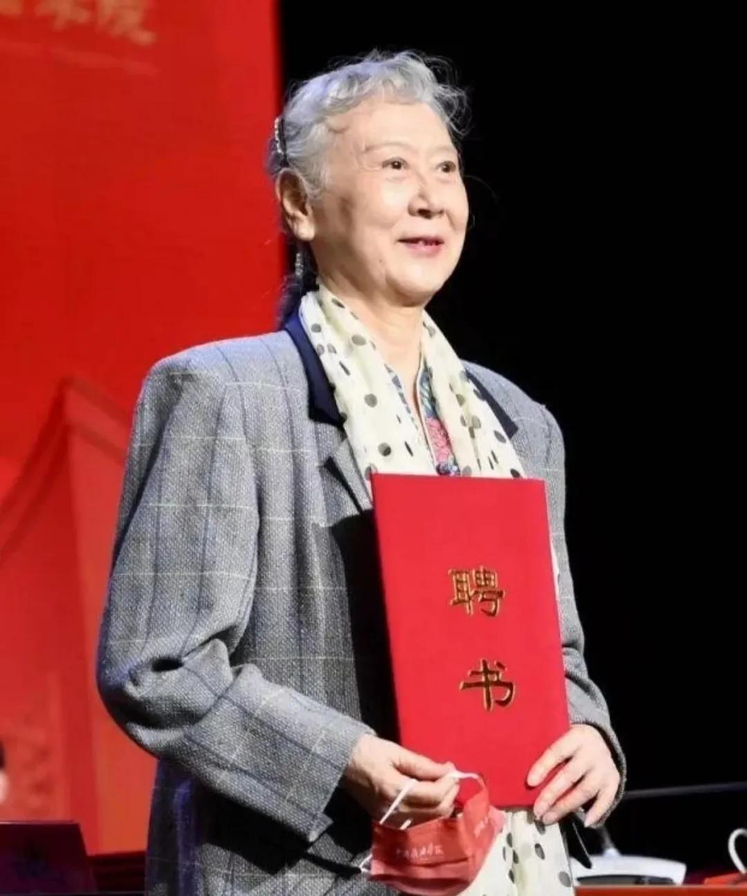 Minister Ding Guangen was concerned about opera, and he proposed the ...