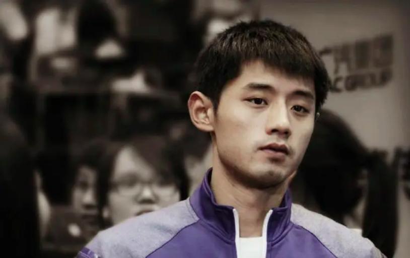 Zhang Jike refuted rumors that he owed a huge amount of gambling debts, and denied that Jing ...