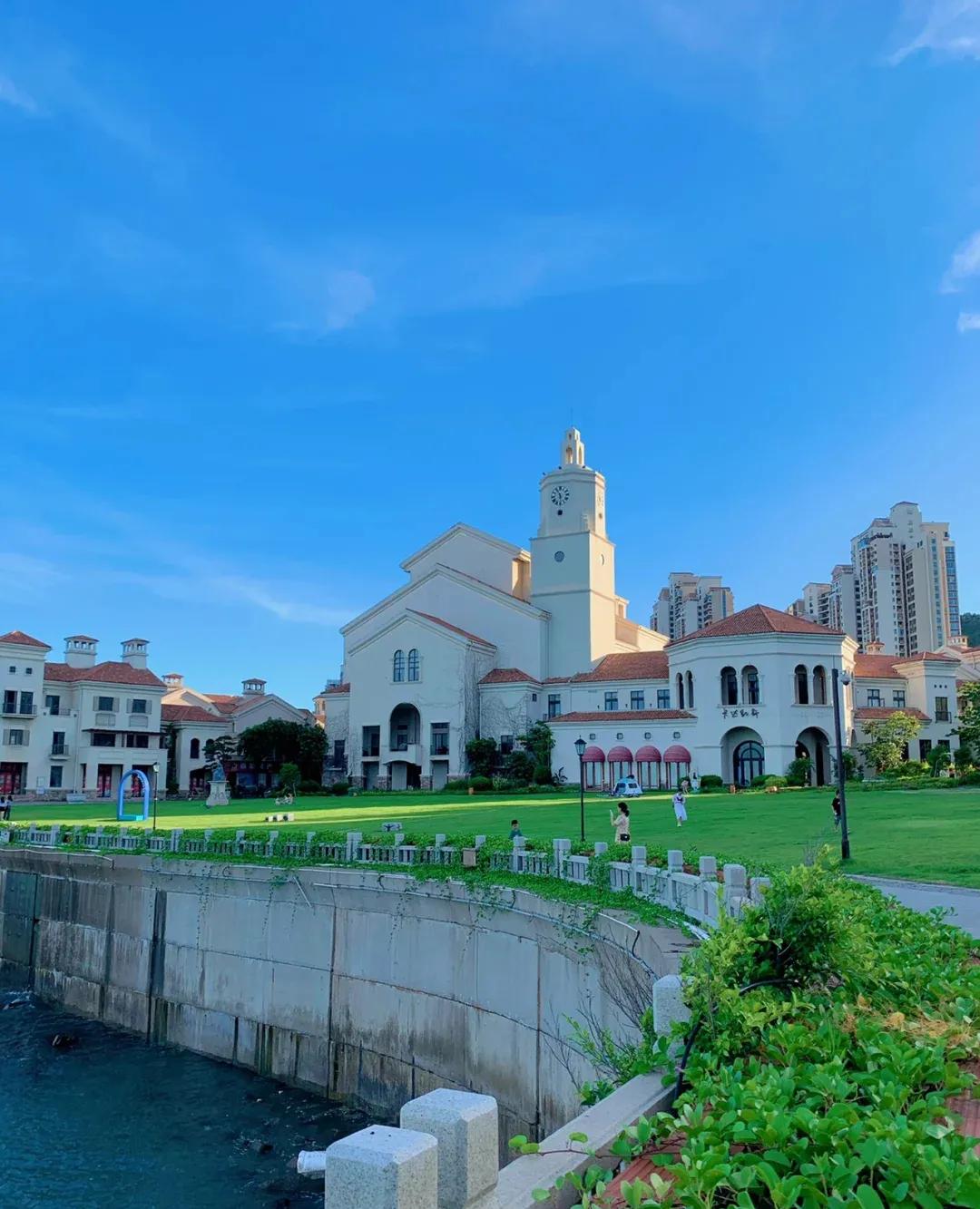 The most beautiful small town!The location of "The Richest Man in ...