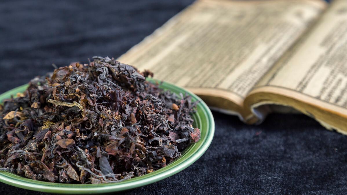 A scrofula pill from the Qing Dynasty, which dissipates various nodules ...