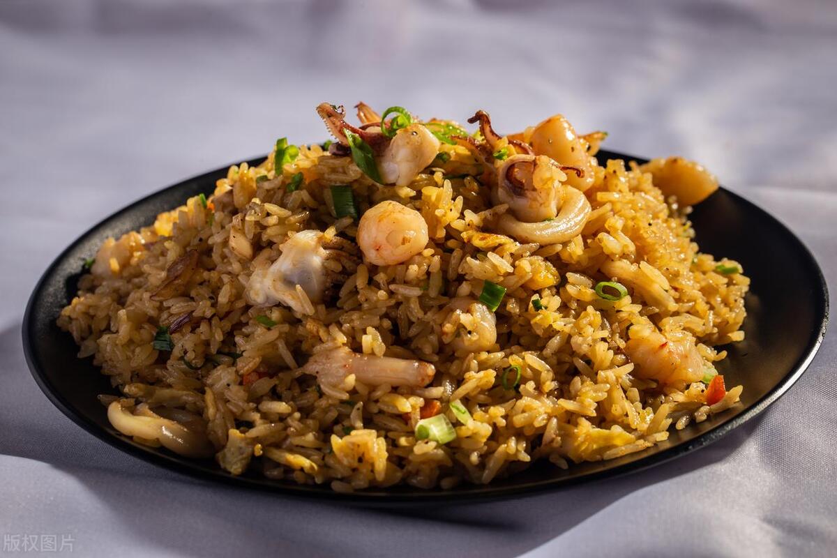 The aroma is tangy, learn to make homemade seafood fried rice, and ...