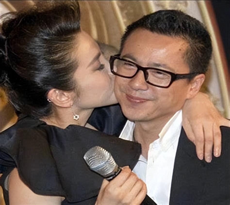 "Socialist" Li Bingbing Appears? Left-handed Shi Tao right-handed Wang Zhonglei, forced to kiss ...