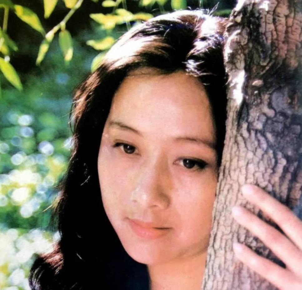 Actor Huang Meiying: Fate is rough, she has been in love with Jin Xin for 38 years after ...