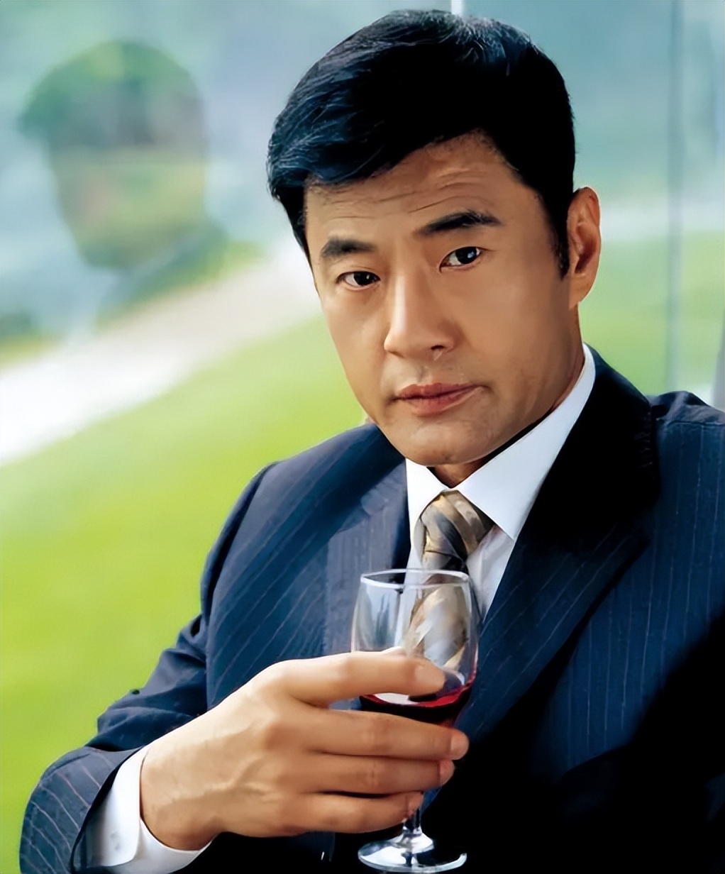 Actor Yu Rongguang: He earns money, cooks food, why at the age of 63 ...