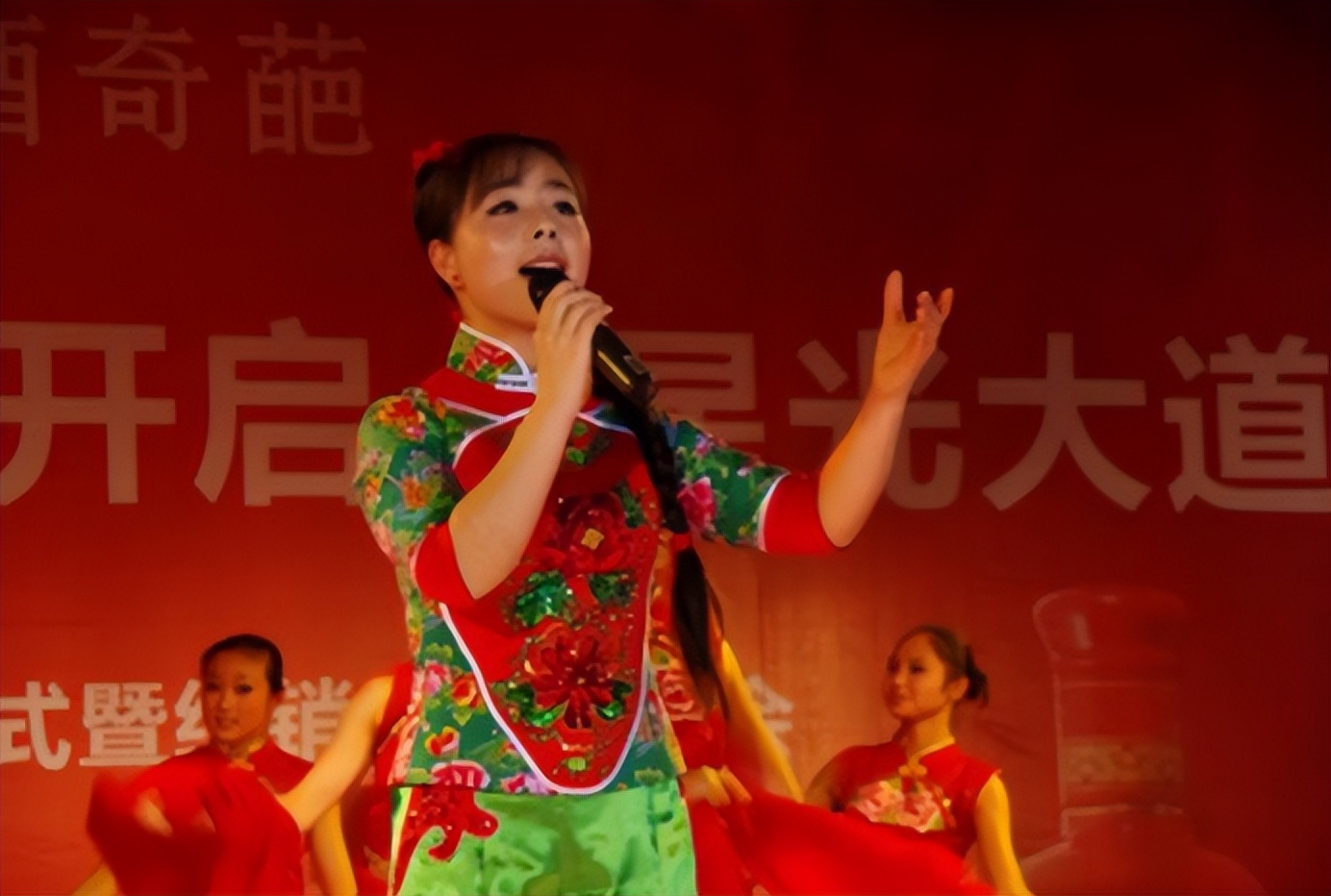 Erni Wang: She became famous at the age of 23, gave up an annual salary ...