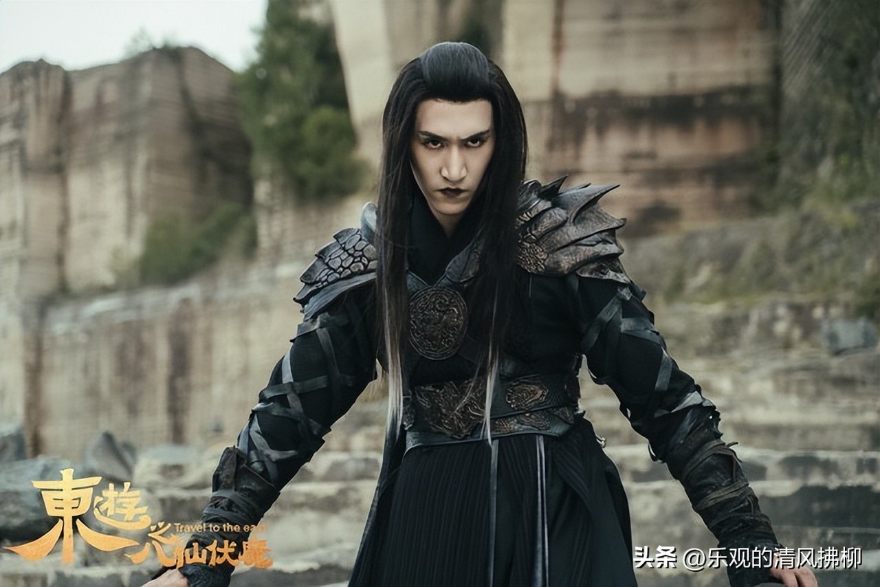 After a lapse of 25 years, Ma Jingtao once again played the role of Lu Dongbin in white. The ...