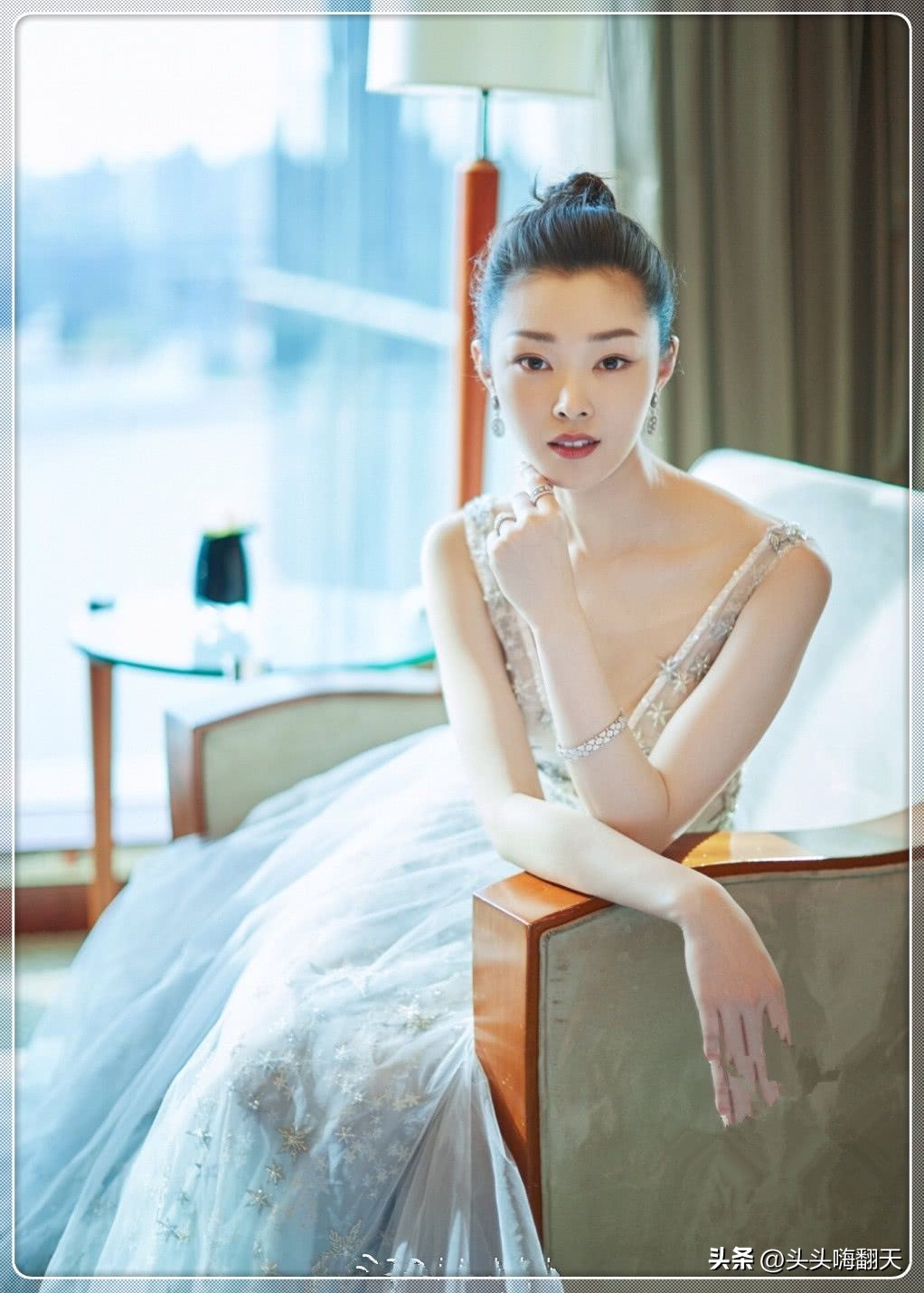 Song Yi's amazing photo long skirt and short skirt are both in battle ...