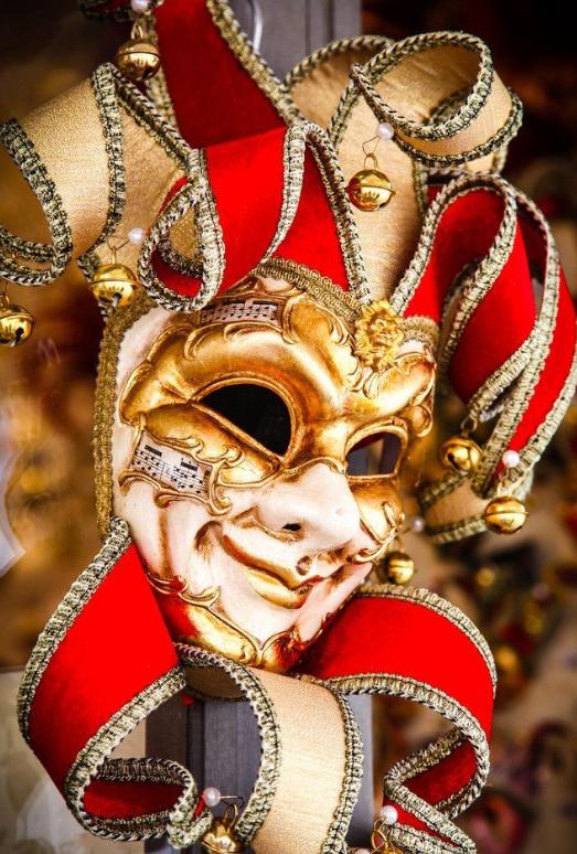 Mysterious Italian masks, the charm of the Venetian Mask Festival, and ...