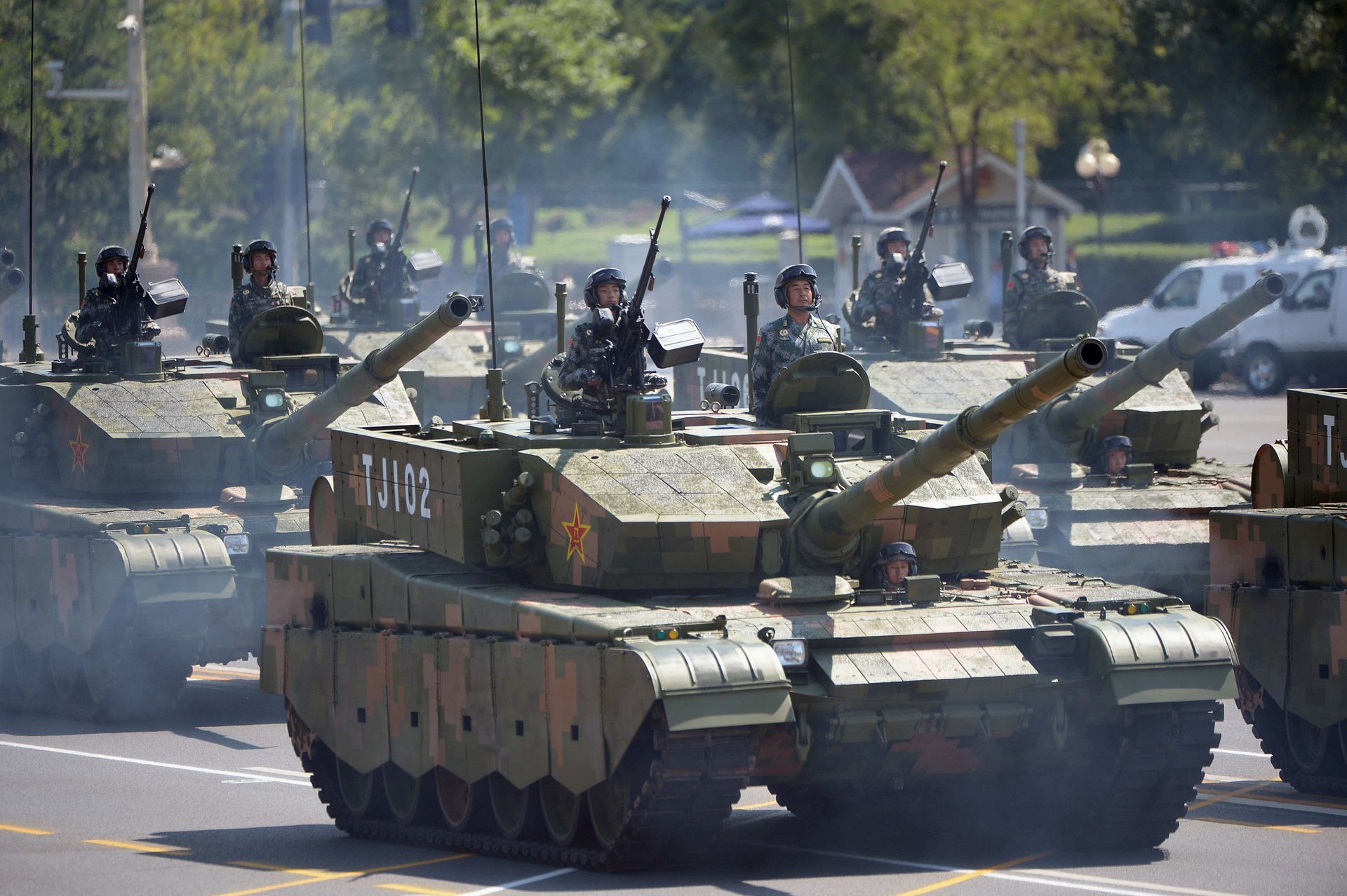 China's 99A tank is against the German Leopard II main battle tank, so who is the real land king ...