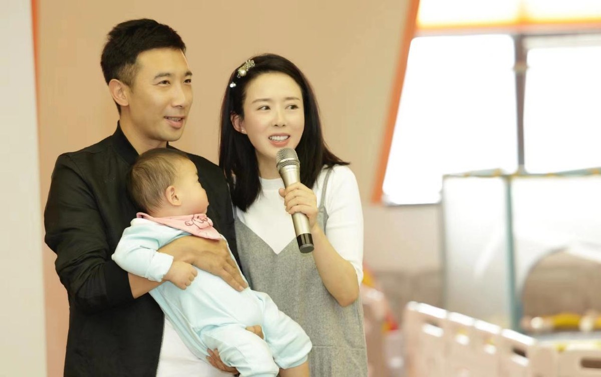 Yan Danchen's son is one year old. Both his parents have good looks and ...