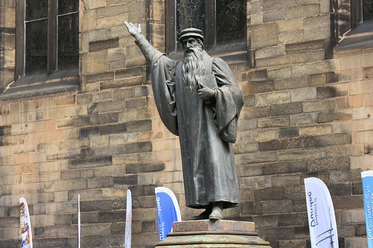 Still Time - Scotland's 25 Most Famous Statues (Part 2) - iNEWS