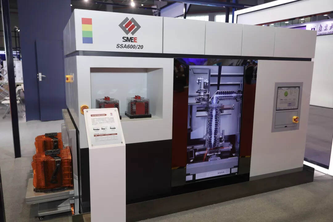 The first lithography machine was successfully moved in! The "US-Japan ...