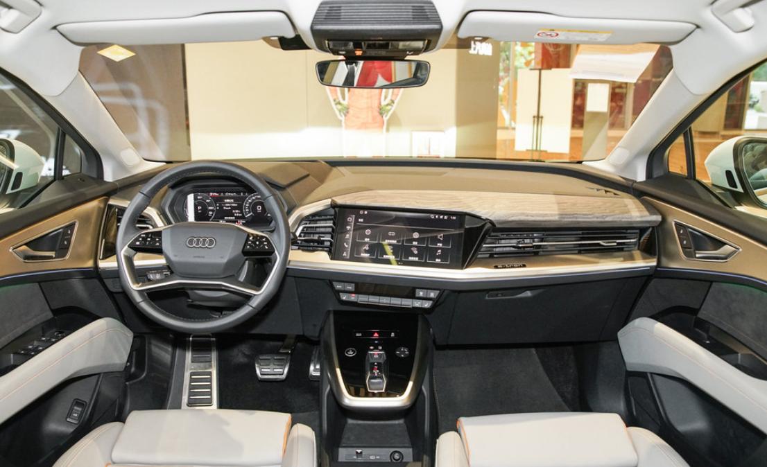 What is comfort?This SAIC Audi Q5 e-tron should explain it well - iNEWS