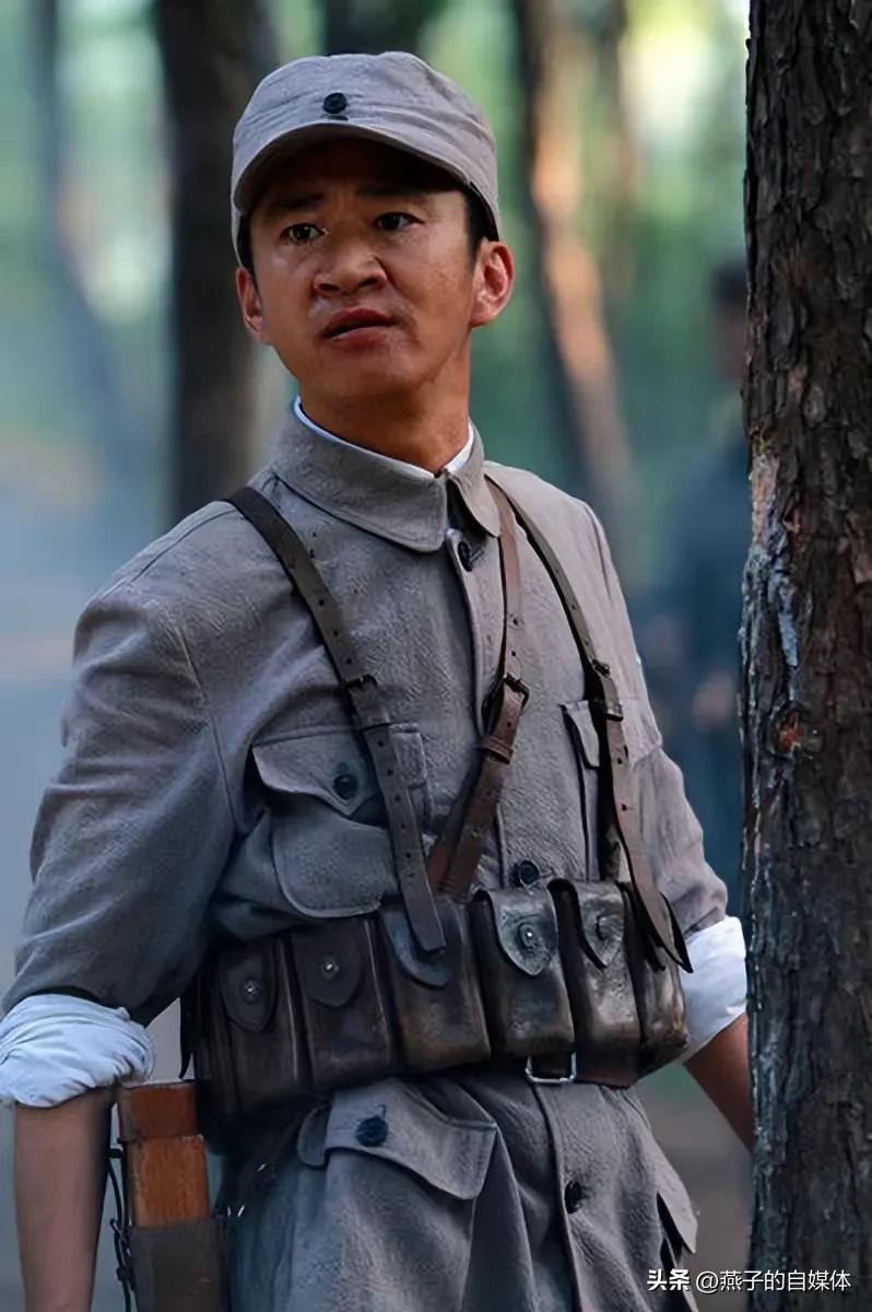 There's nothing to shoot! Actor Li Jiaming sells fried noodles at a ...