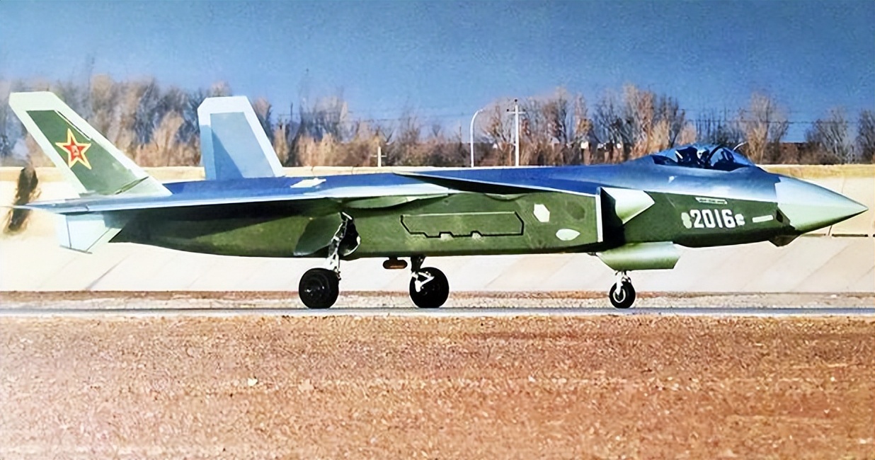 8 at a time?The new Chinese fighter jet discovered by the US elusive ...