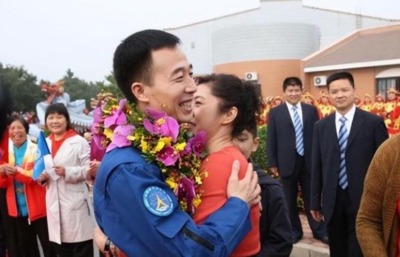 Jing Haipeng: The only person in China who has been in space three times, where is his wife now ...
