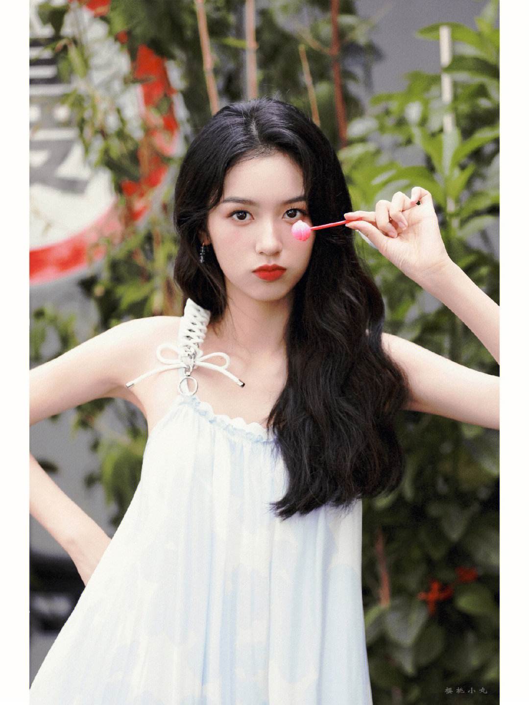 Actress Clothing - Zhou Ye - iNEWS