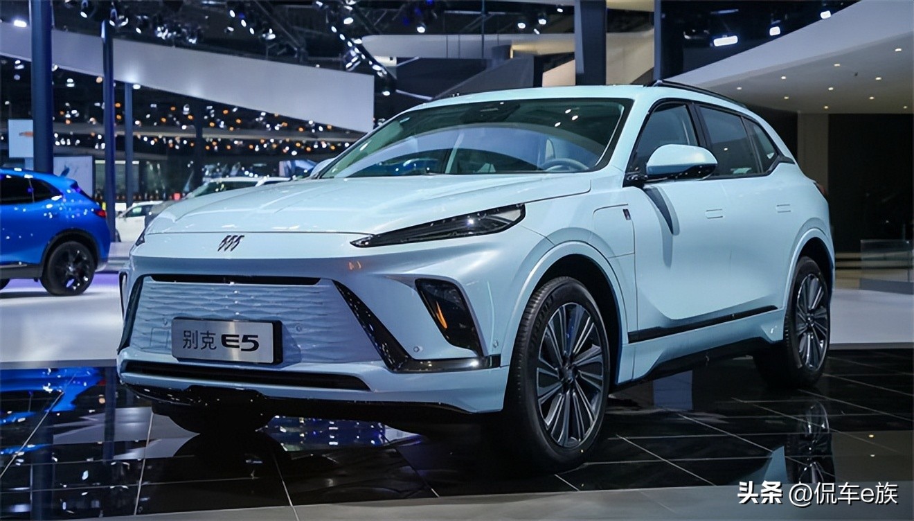34 models are dressed up to attend the Shanghai Auto Show, how does ...