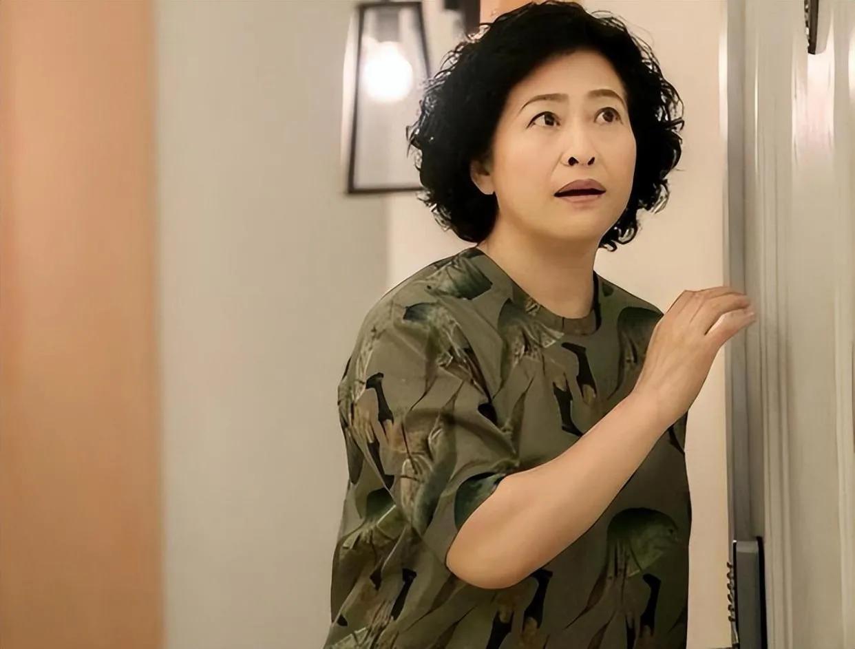 Actor Xu Di: Married her first love husband Enai for 41 years and gave ...