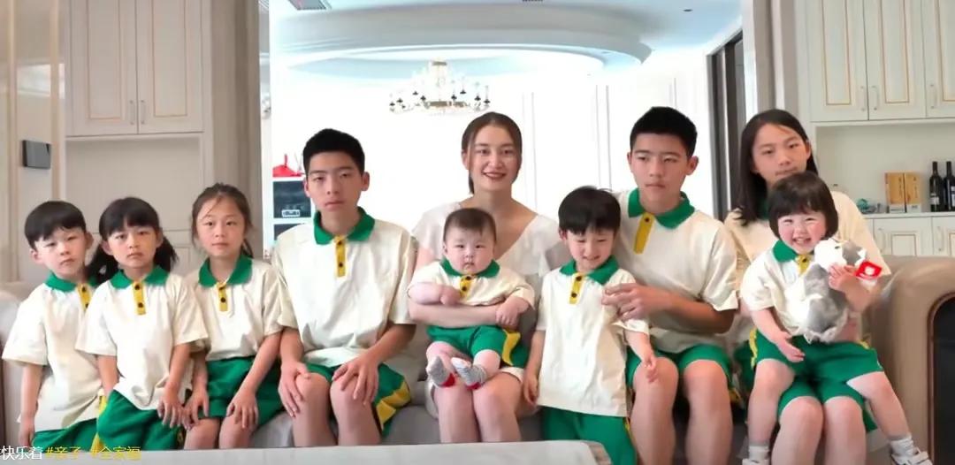 Internet celebrity gave birth to 9 children in 13 years, aiming to ...