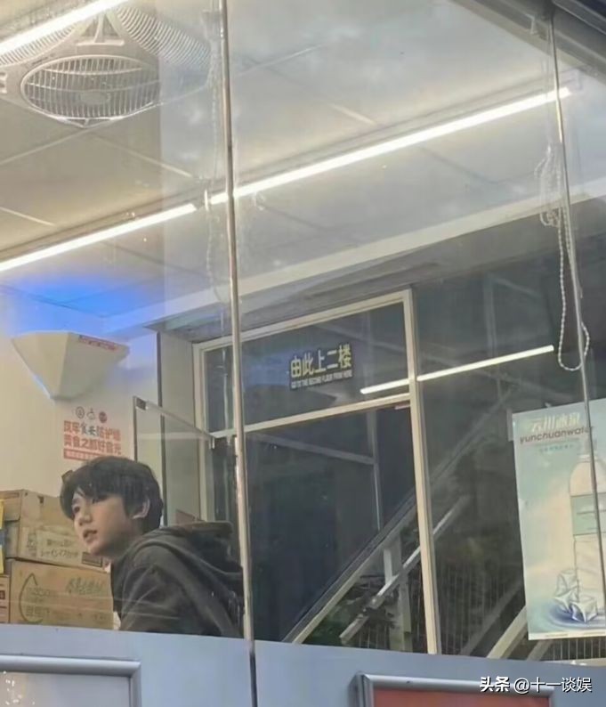 Zhang Songwen and Wang Yuan were met by chance while filming, Wang Yuan ...