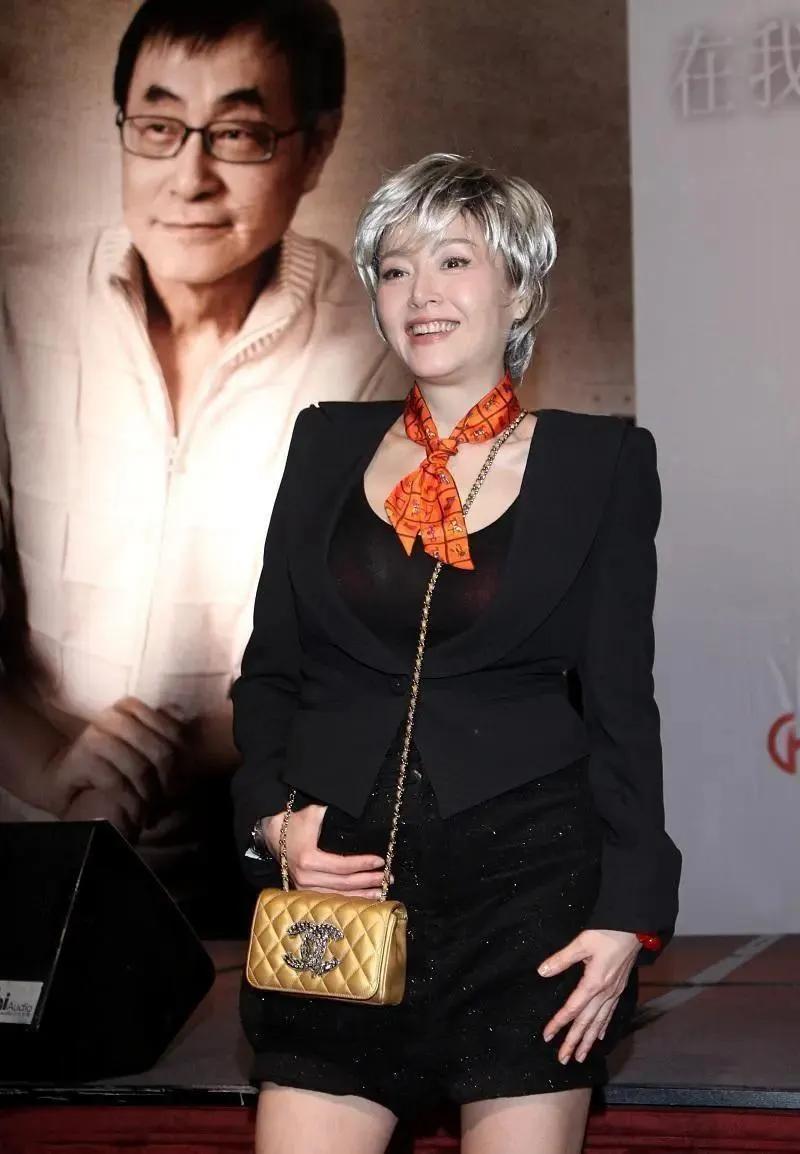Wan Ziliang asked Tian Niu, "I haven't seen you for a few years, and ...
