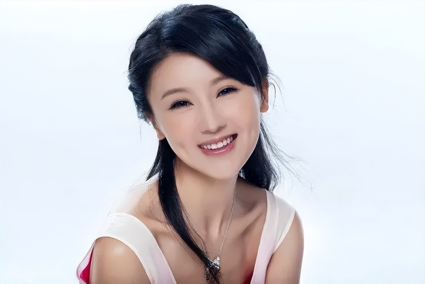 Mingyang Entertainment - Beauty Star - Gan Wei - iNEWS