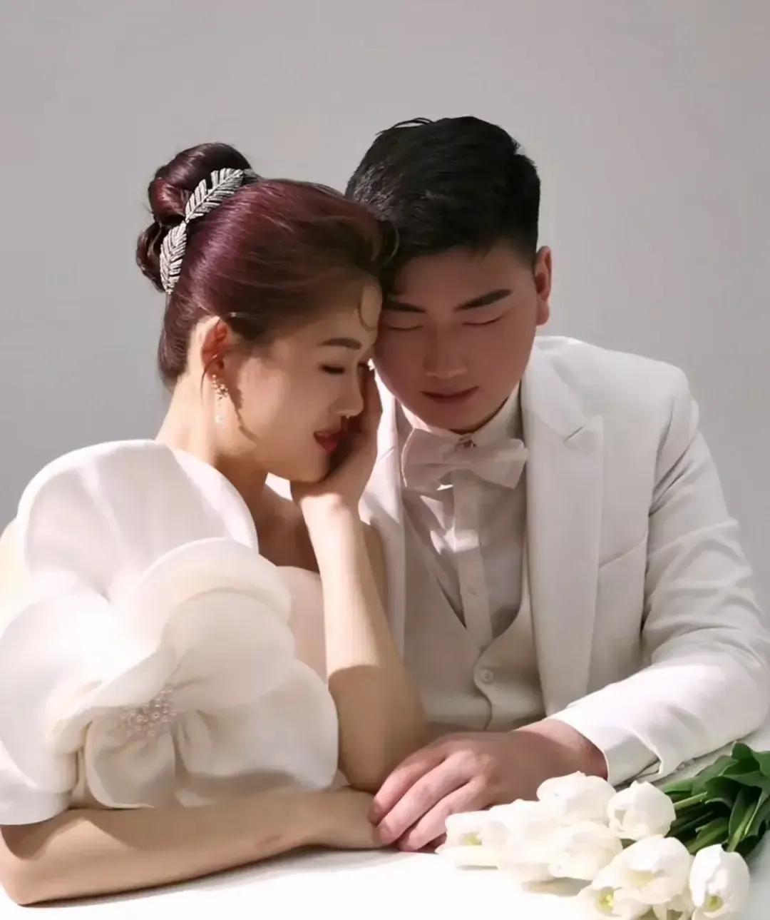 The wedding photos of Zhu Xiaowei and Chen Meng are circulating on the ...