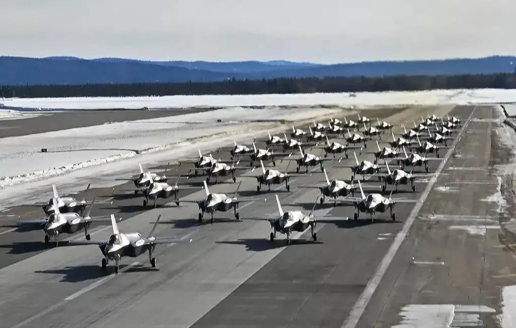 China has been surrounded by stealth aircraft! Breaking through this ...