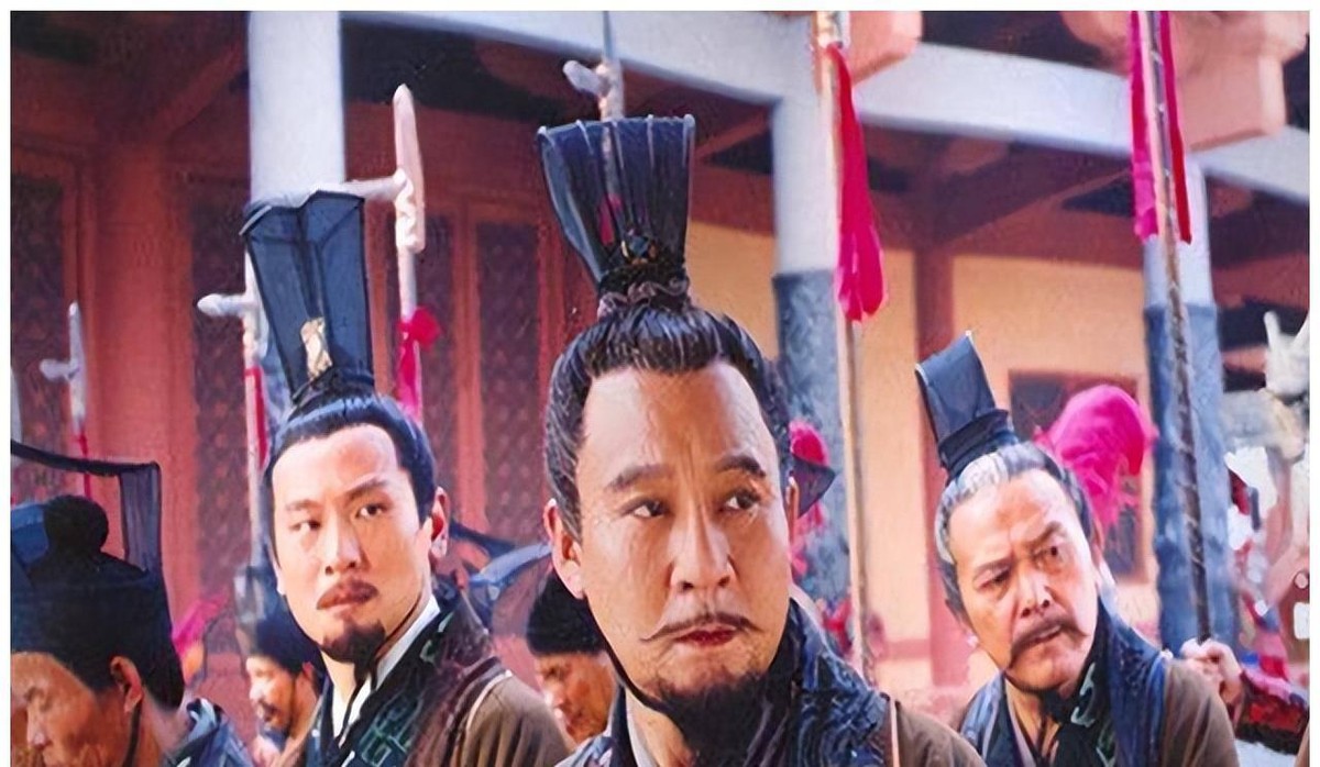 Dou Ying was imprisoned for saving Guan Fu. In order to protect himself ...