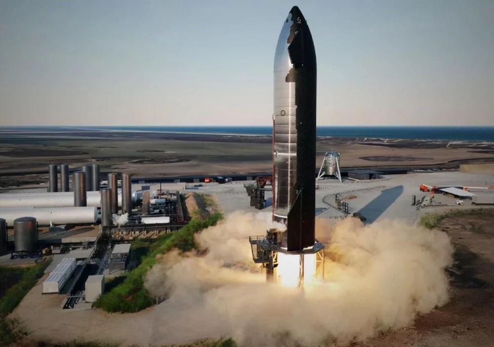 The first launch of the US SpaceX starship explodes when the starship ...