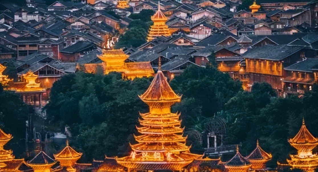Danzhai Wanda Town became popular not only because of the beautiful ...