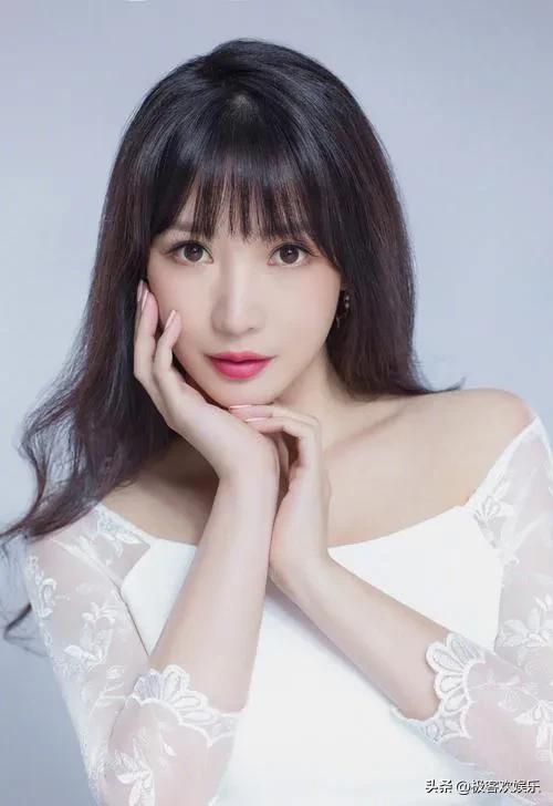 This image of Liu Yan has a sense of purity, and Liu Yan also ...