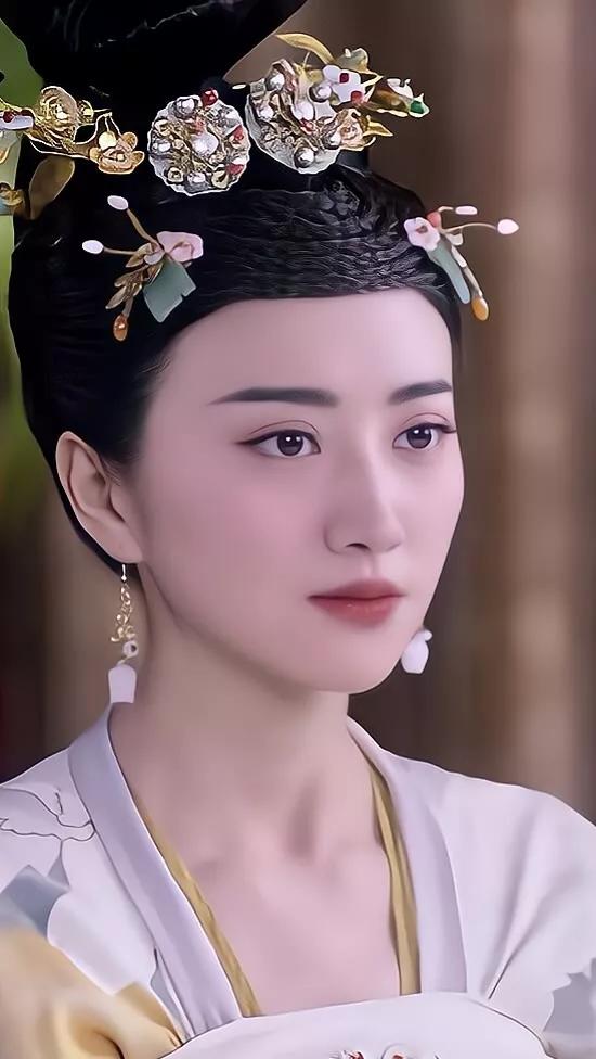 Jing Tian as Shen Zhenzhu - iNEWS