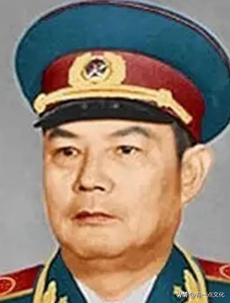 In 1976, when Li Xiannian visited Ye Jianying, Ye Jianying put a ...