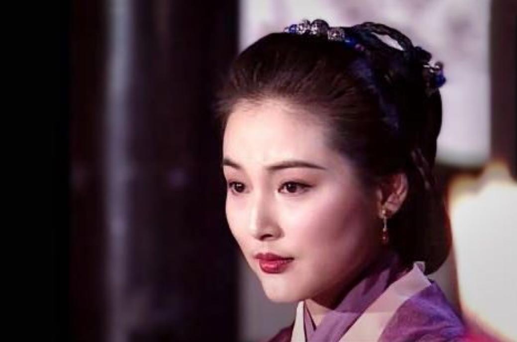 Look at Jin Yong: What charm does He Yuanjun have to make Lu Zhanyuan ...