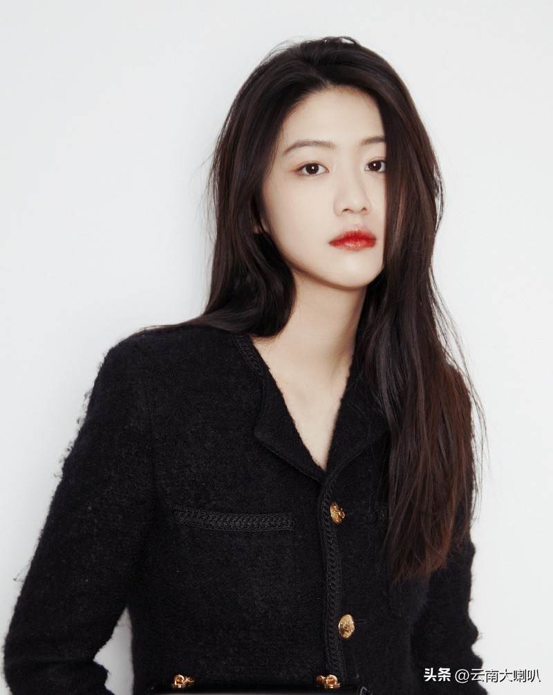 Xiang Hanzhi was once complained that her makeup was too mature at the ...