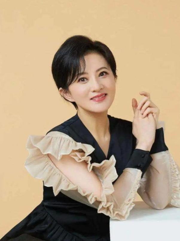 "Xiao Wanjun" is 43 this year: he became famous when he was young, and ...