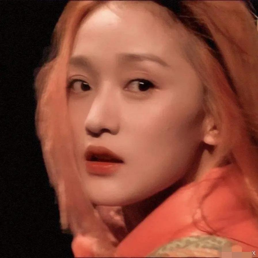 The 18-year-old Zhou Xun once made a "human model" exposure, a picture ...