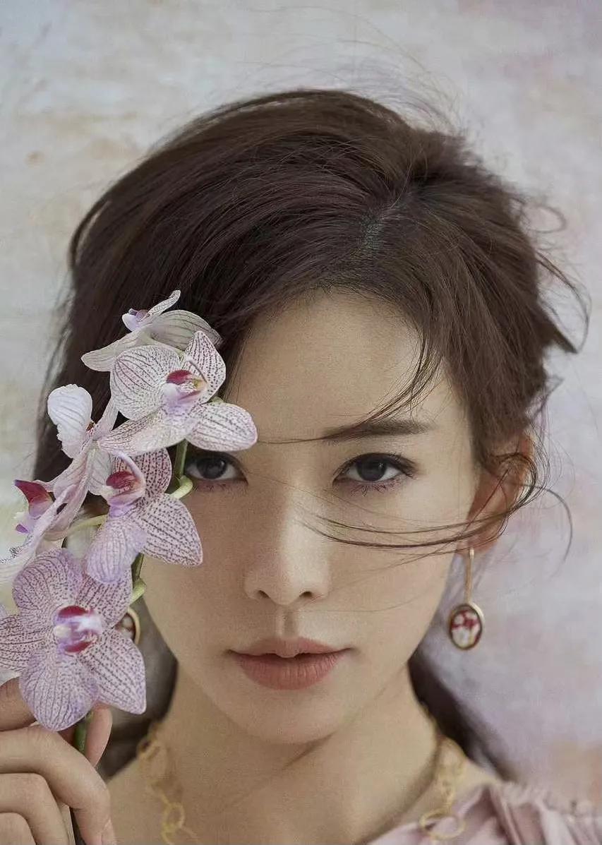 Angel face devil figure - Lin Chiling - iNEWS