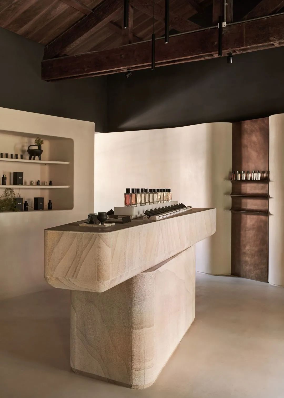 The first store settled in Shanghai, how does MELT SEASON convey its ...