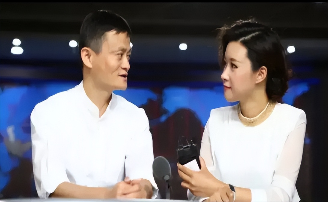 Host Zhou Ting: Married Zheng Yonggang, a rich man 30 years older, and had 3 children. How is ...