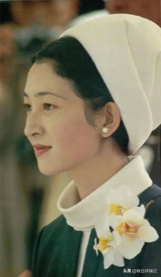 Michiko, who suppressed her unhappiness in the palace, lost 20 pounds ...