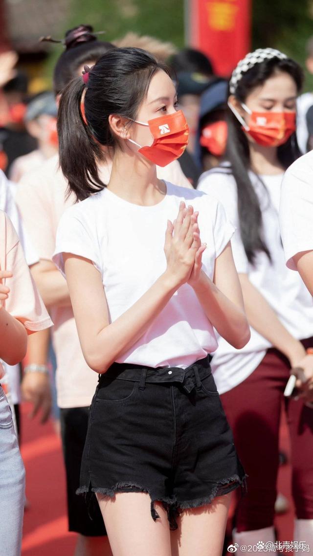 "Lotus Tower" starring Cheng Yi, Zeng Shunxi and Xiao Shunyao was launched, and the textured ...