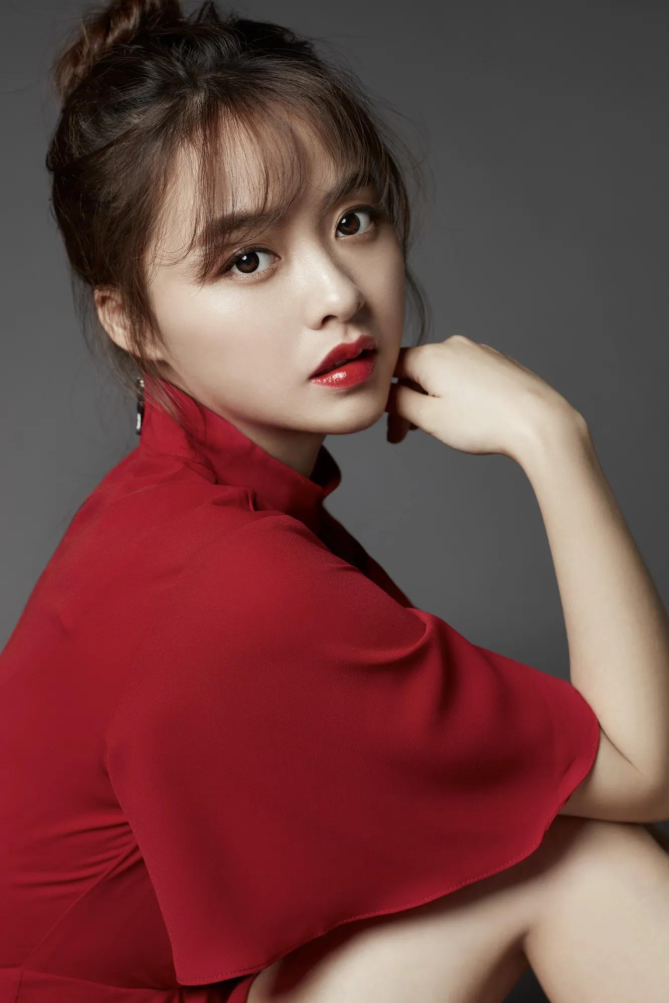 Yu Xintian: A pure and beautiful girl, with a unique temperament, she ...