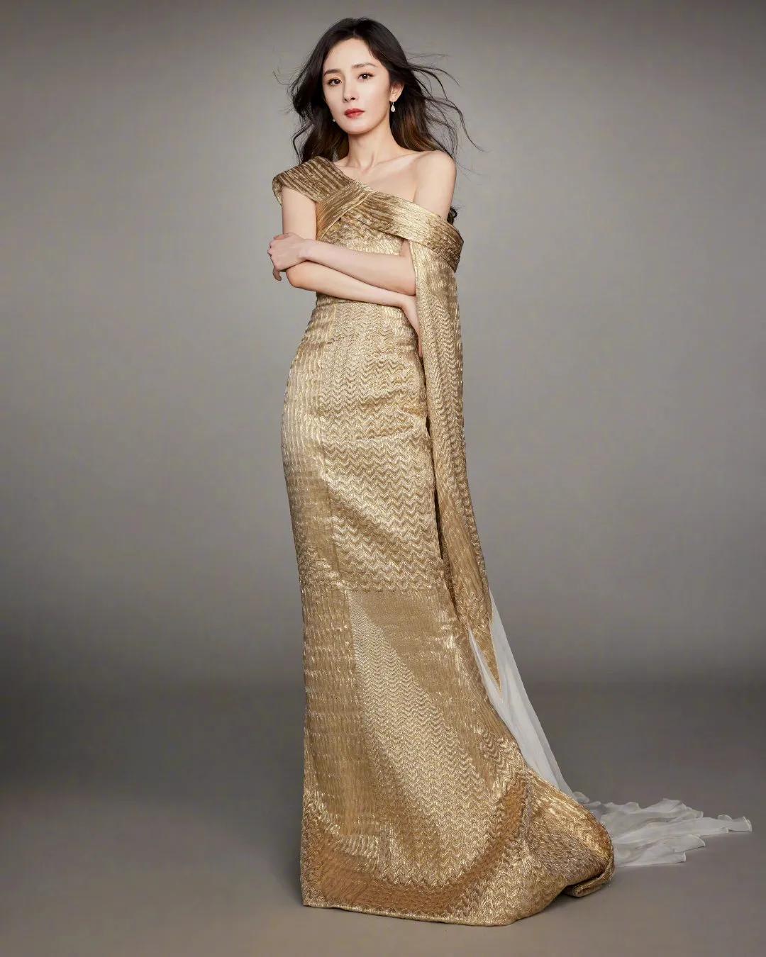 Yang Mi's recent outfits - iNEWS