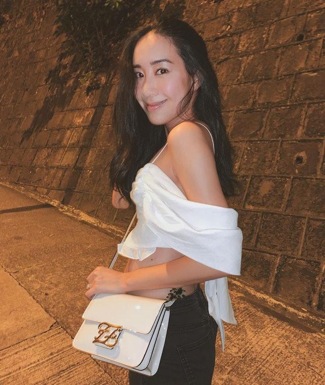 Wu Yufei posted her latest photos - first love can also be very happy ...