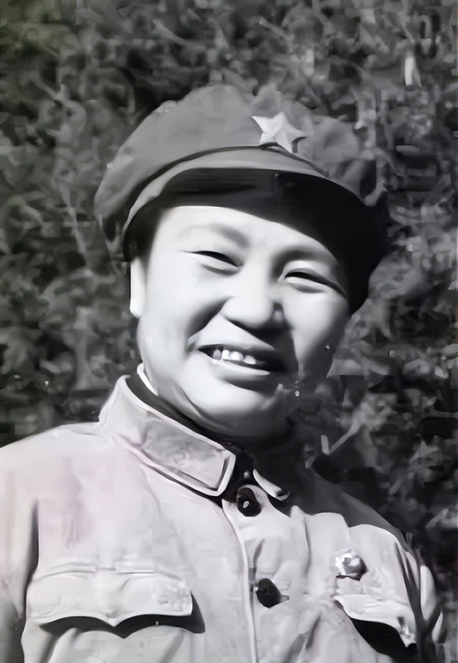 Li Zhen, the first female general in the founding of the country, was given away as a child ...