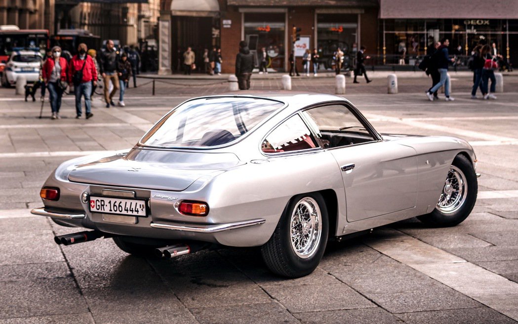 Lamborghini's first V12 engine gets a bonus as long as engineers ...